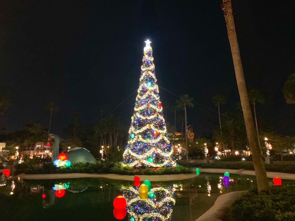 The Ultimate Guide To Visiting Disney In December - Disney Trippers