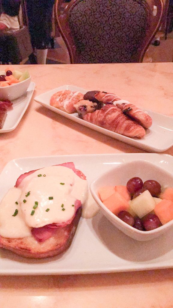 8 Best Places for Breakfast in the Magic Kingdom - Disney Trippers