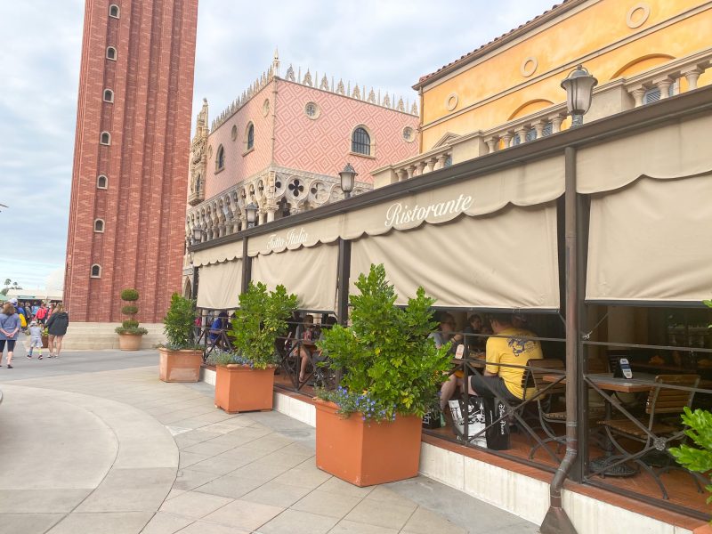 Outdoor Dining at Disney: Best Restaurants by Park! - Disney Trippers